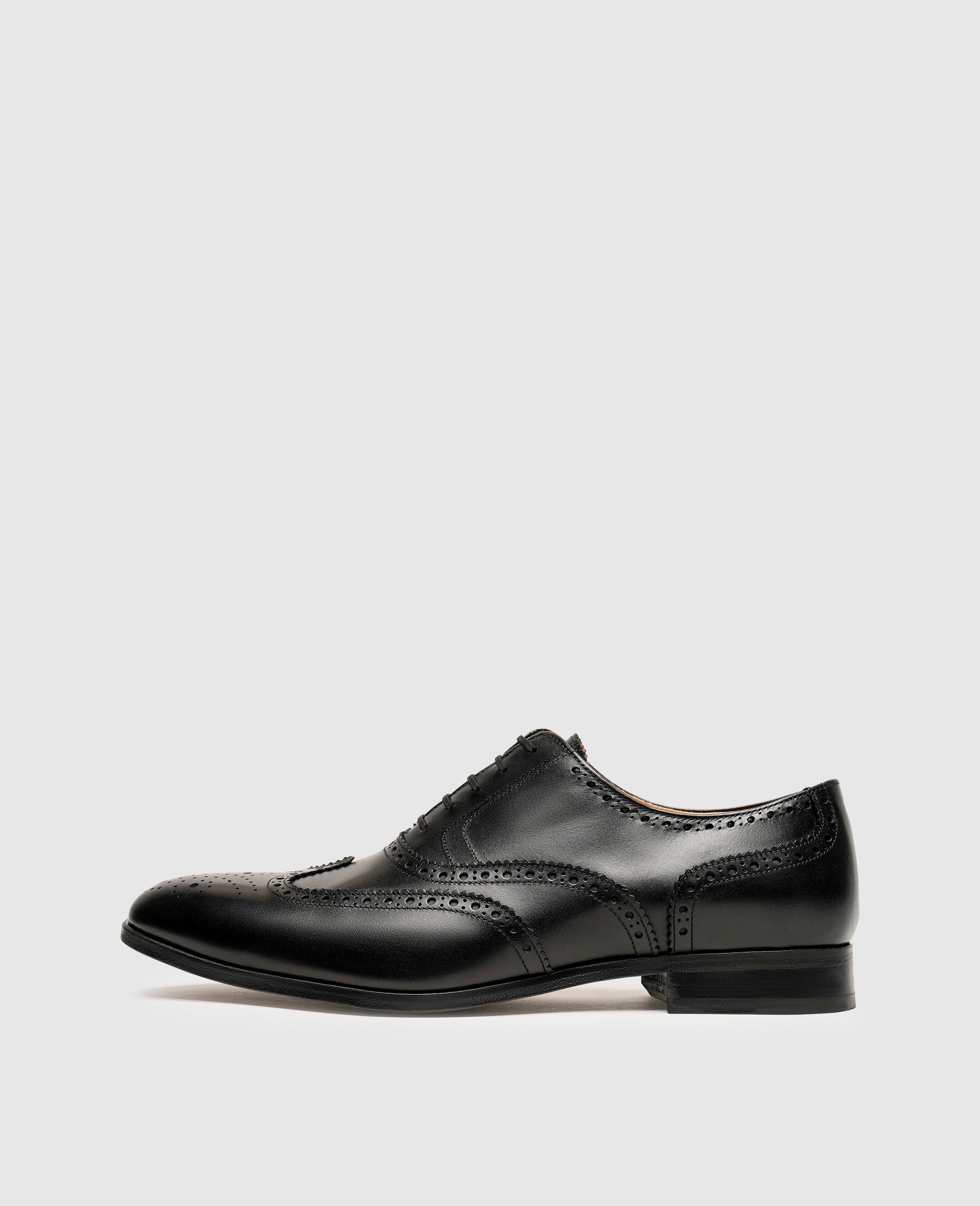 Classic full brogue Oxford men's shoes made of smooth leather | Shoepassion