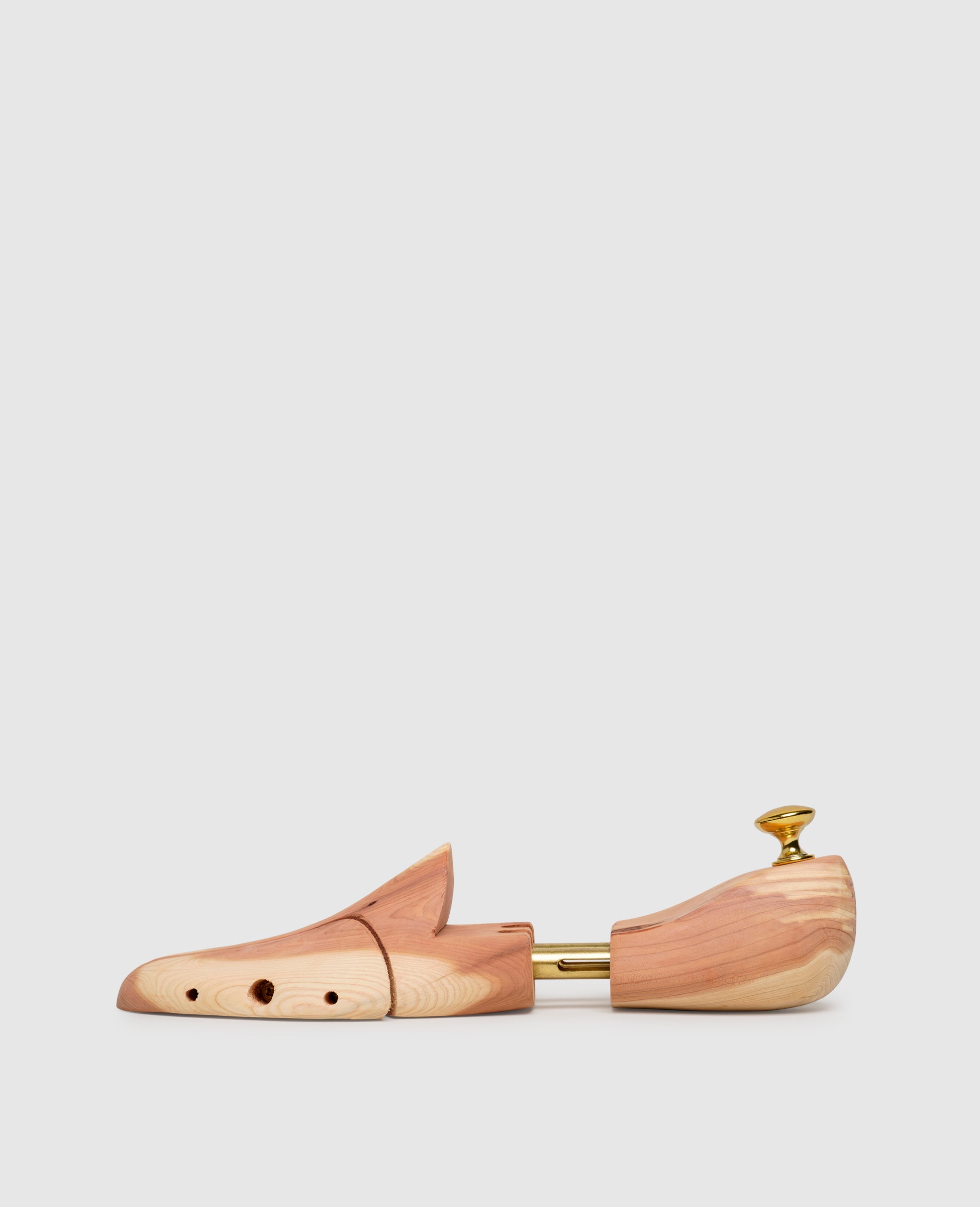 High-quality cedar shoe trees keep shoes in shape. | Shoepassion